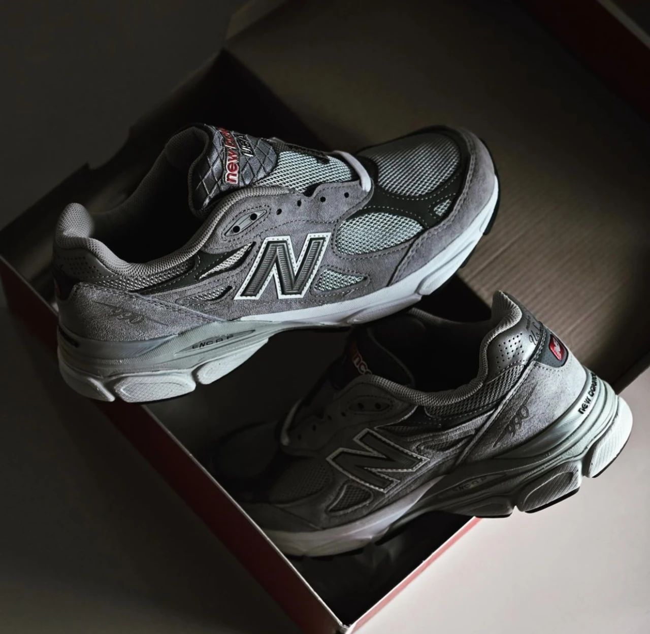 NB 990V3 热度渐涨，到底买还是买？