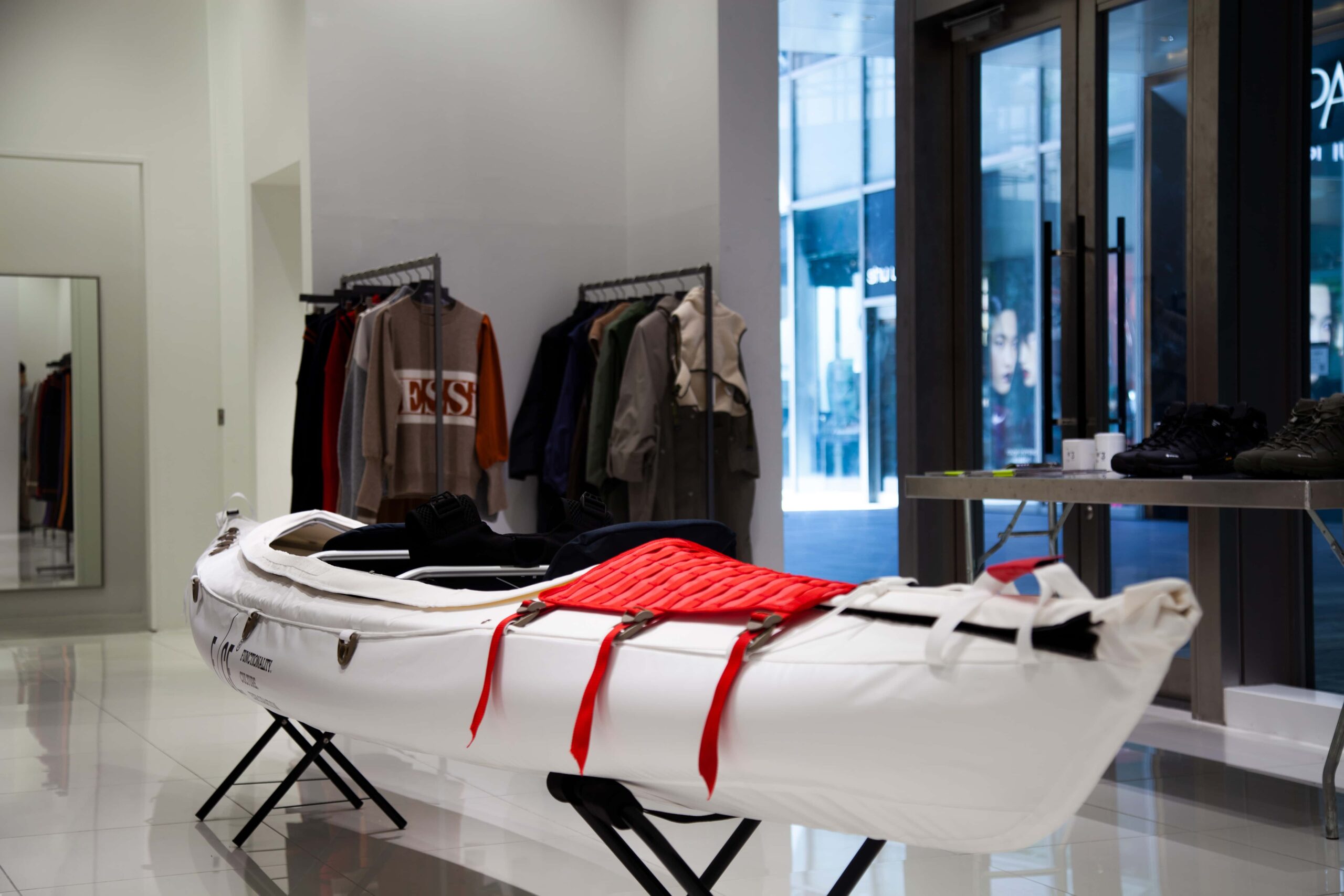 是时候买条折叠船了，FOLBOT教你如何玩转战术风露营