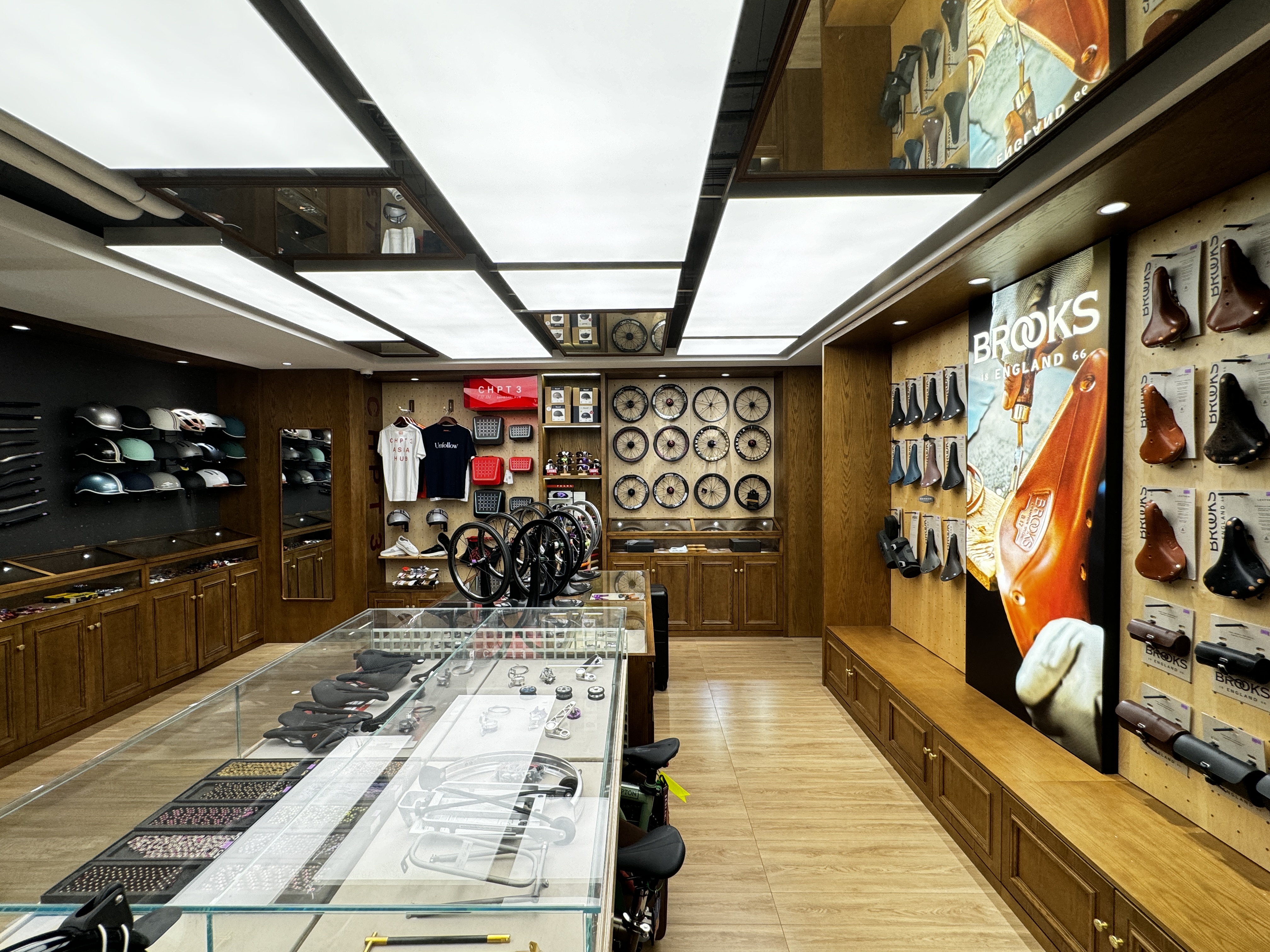 BROSHOP：上海一站式BROMPTON个性化改装共享空间