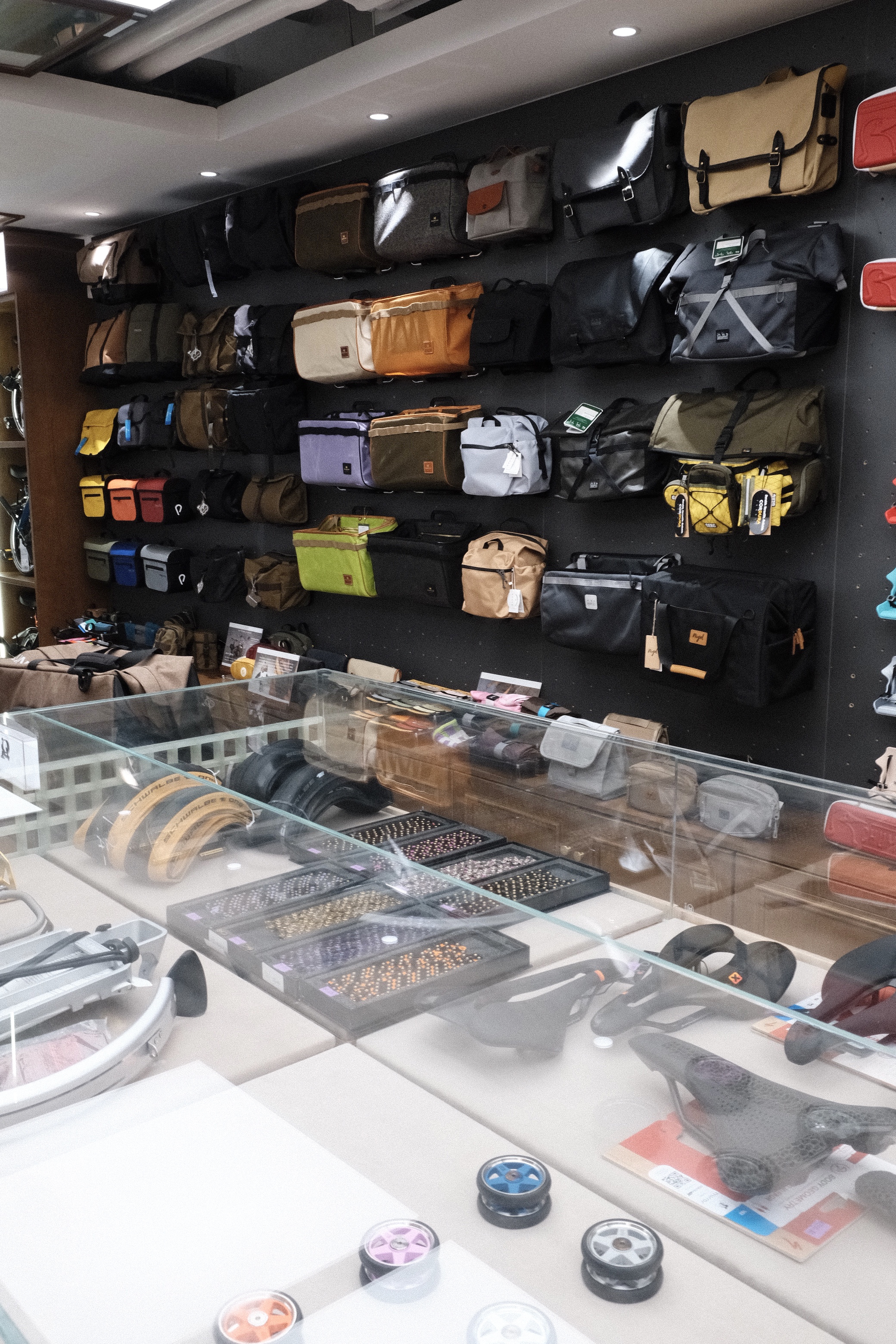 BROSHOP：上海一站式BROMPTON个性化改装共享空间