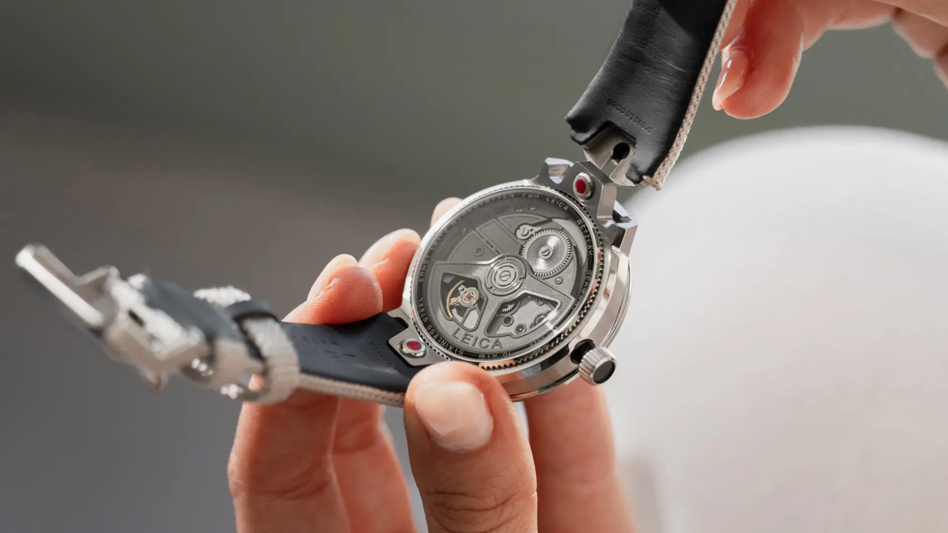 彰显简约奥义，Leica 发布 ZM 12 腕表系列