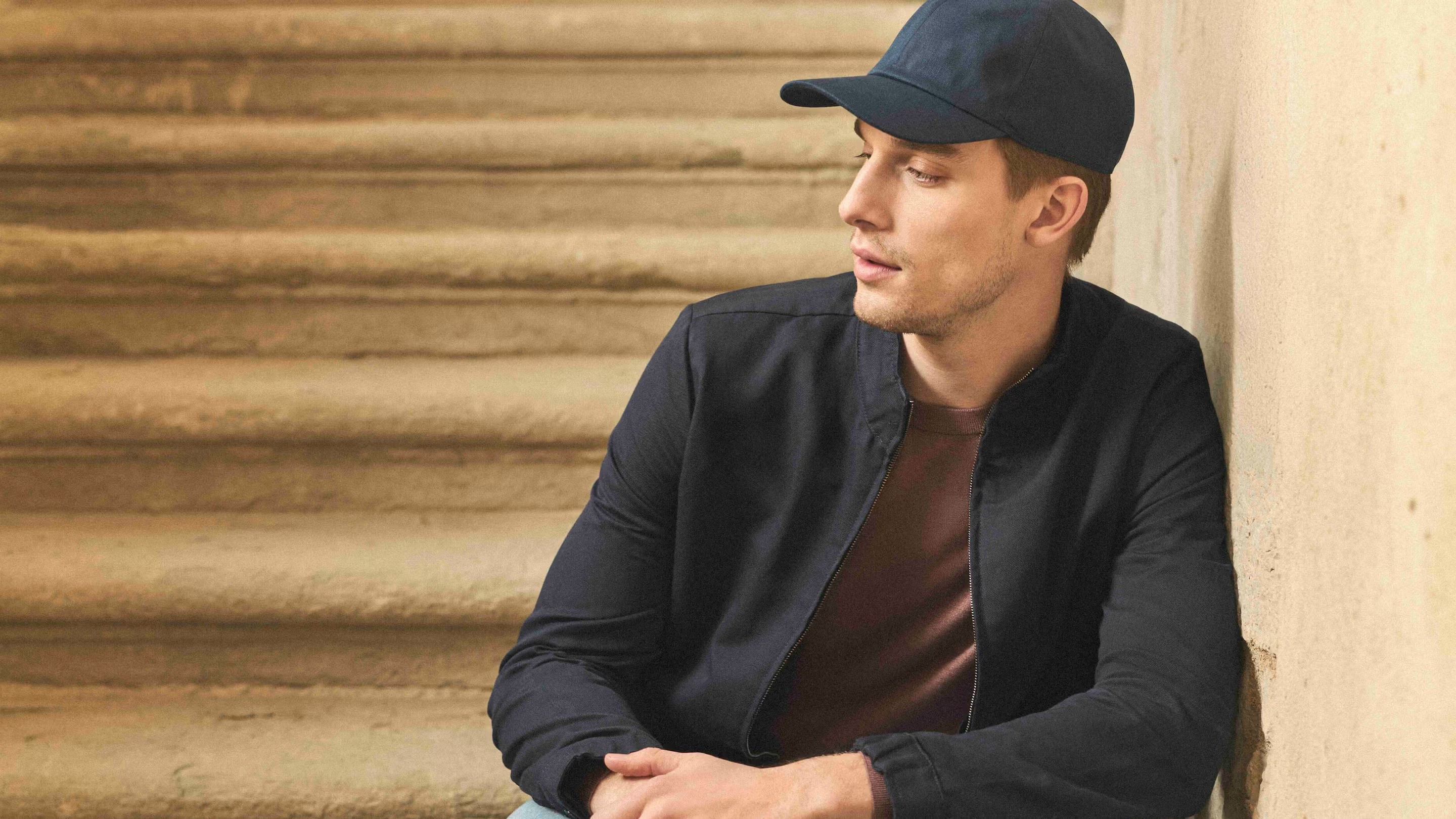 质感上乘，Luca Faloni 推出全新 Bomber Jacket